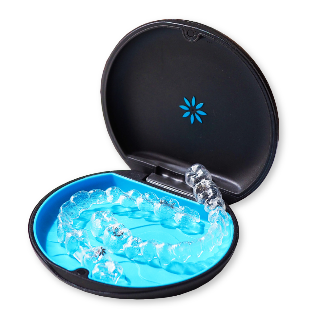 จัดฟันแบบใส INVISALIGN - We Smile Dental Clinic